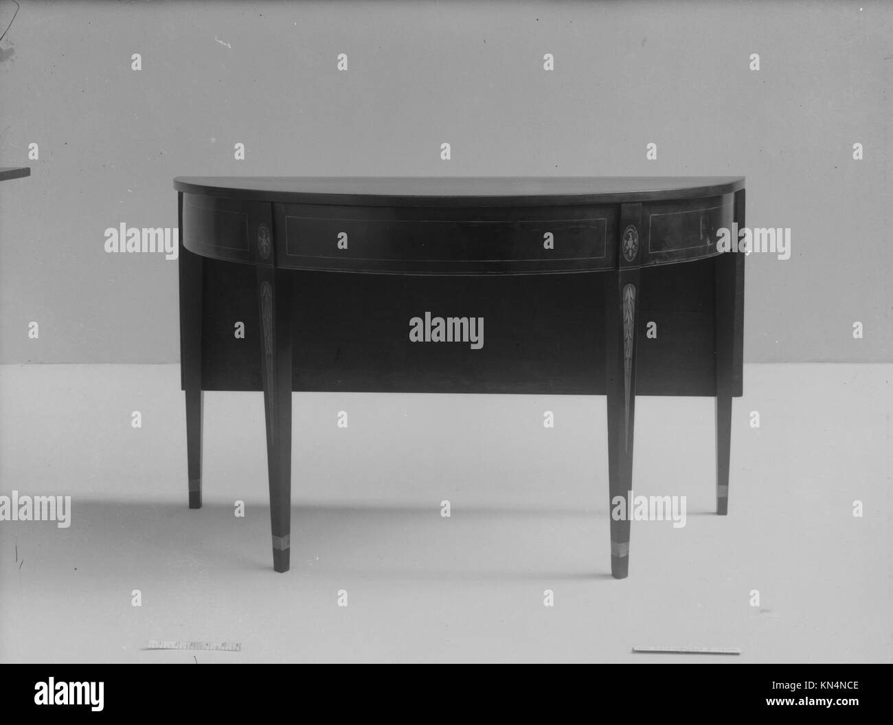 Drop table technique hi-res stock photography and images - Alamy