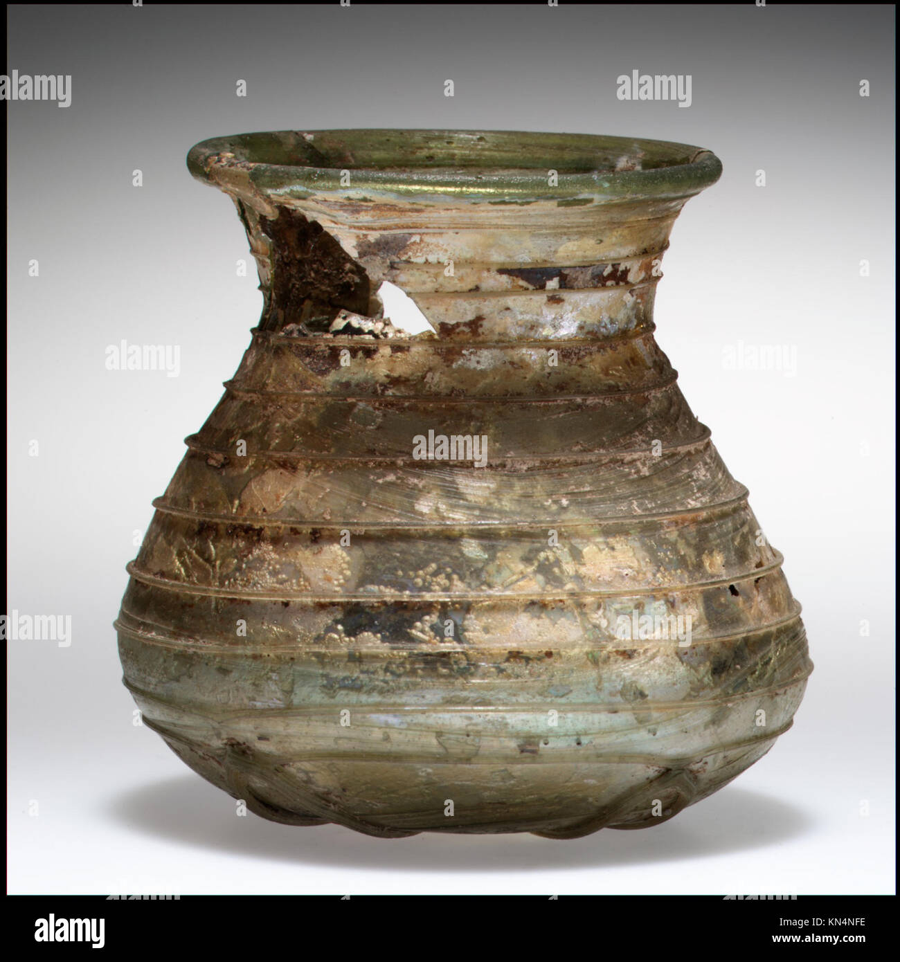 This Frankish globular beaker from the 5th to 7th century showcases ...