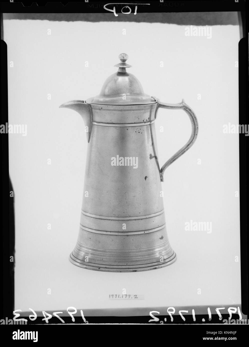 Flagon cover hi-res stock photography and images - Alamy