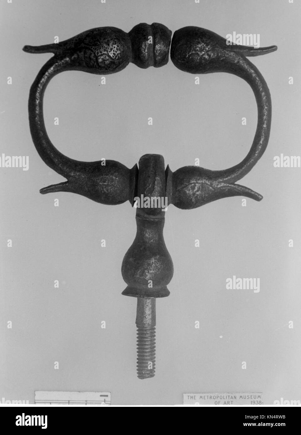 Bail handle MET 115030 187160 German, Bail handle, 17th century, Iron ...