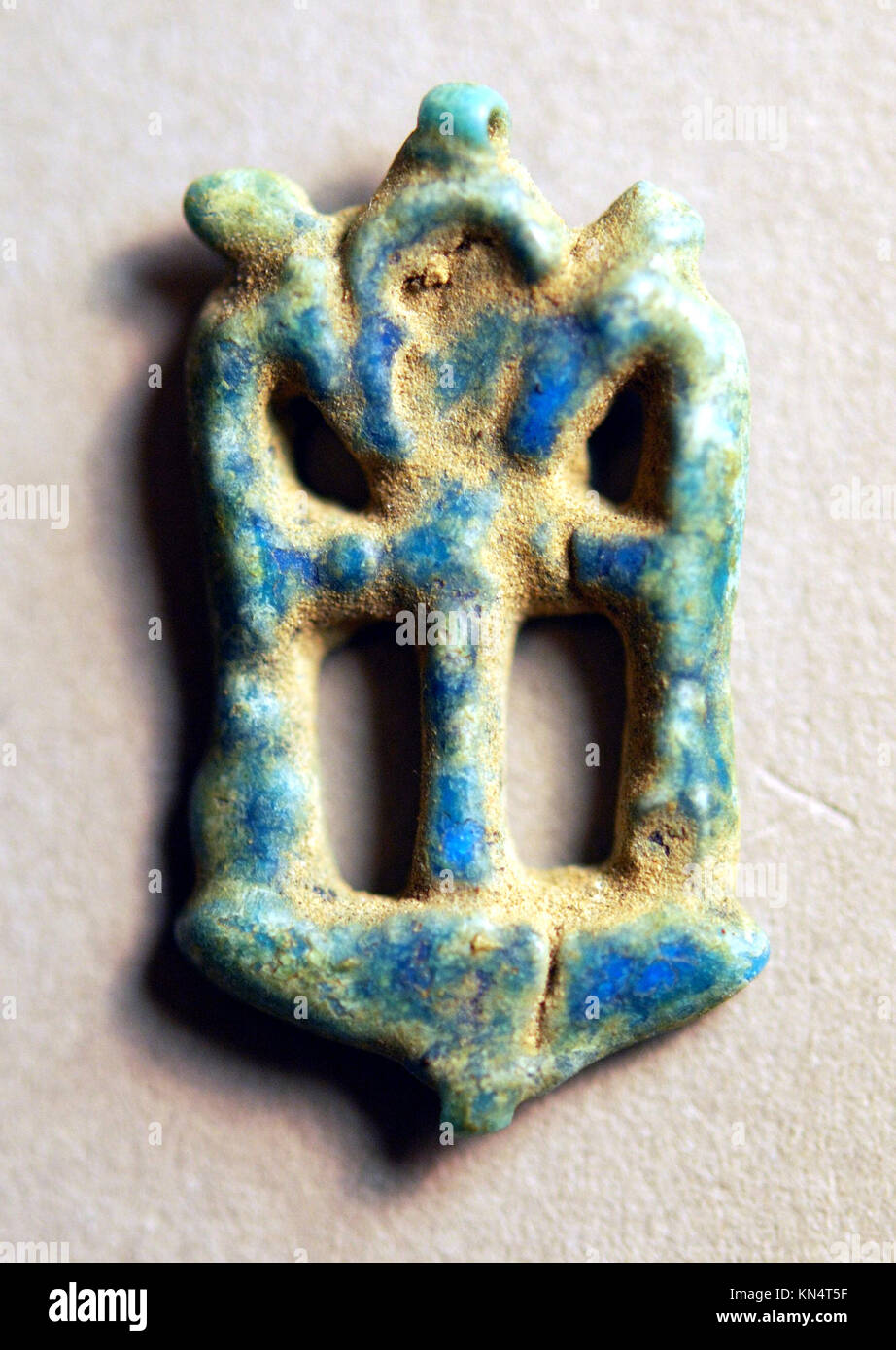 Egyptian symbols of power hi-res stock photography and images - Alamy