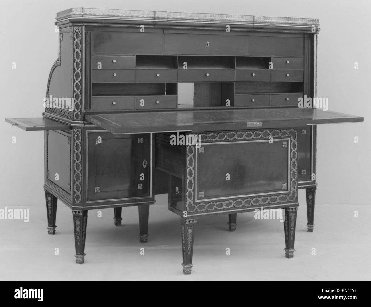Cylinder-fall desk and matching chair from the 18th century ...