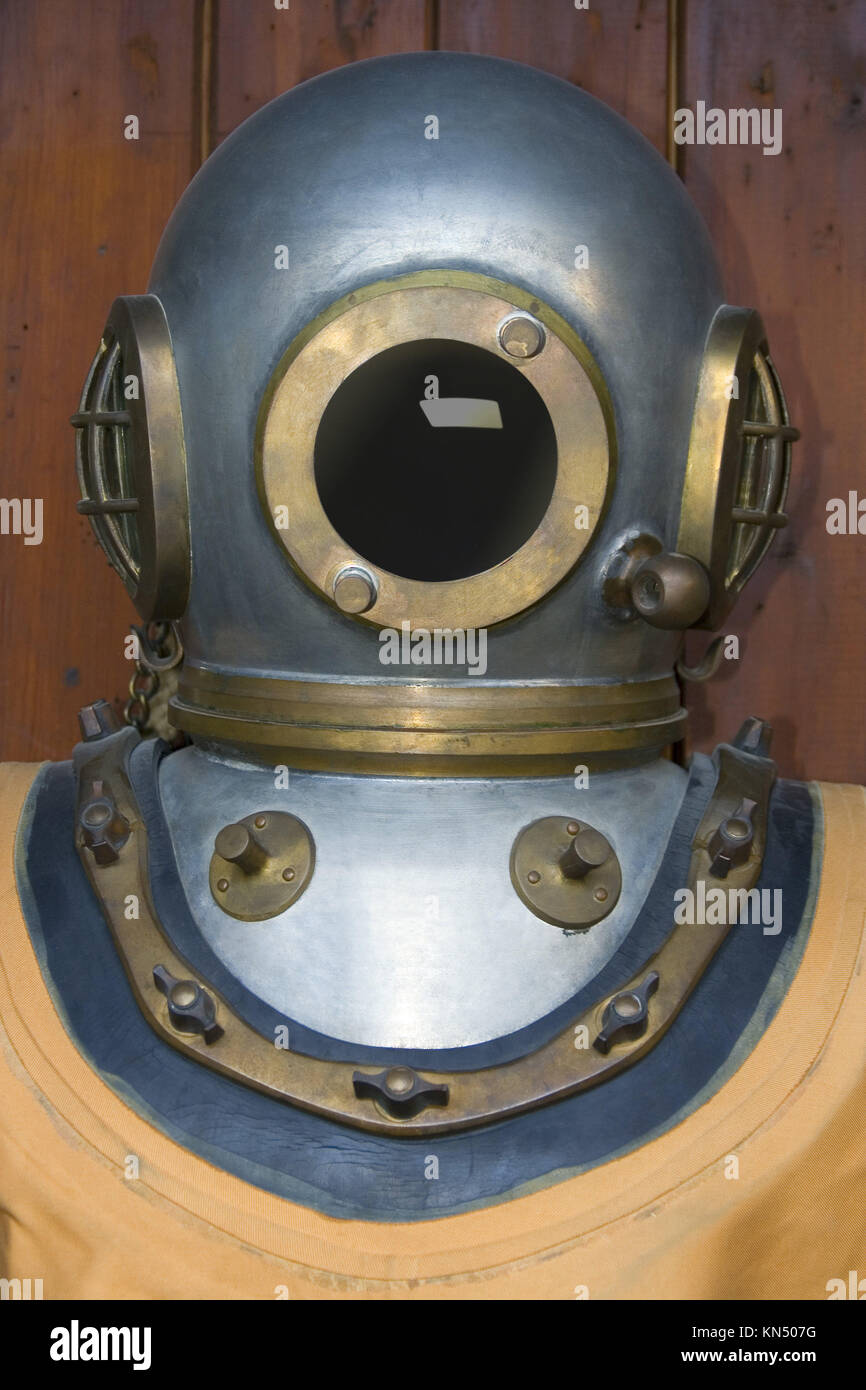 Heavy Diving Suit High Resolution Stock Photography and Images - Alamy