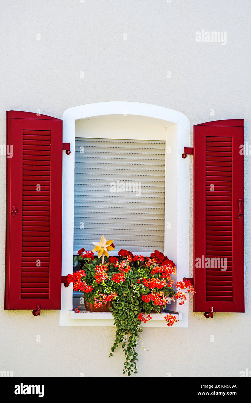 Pretty flower arrangement hi-res stock photography and images - Alamy