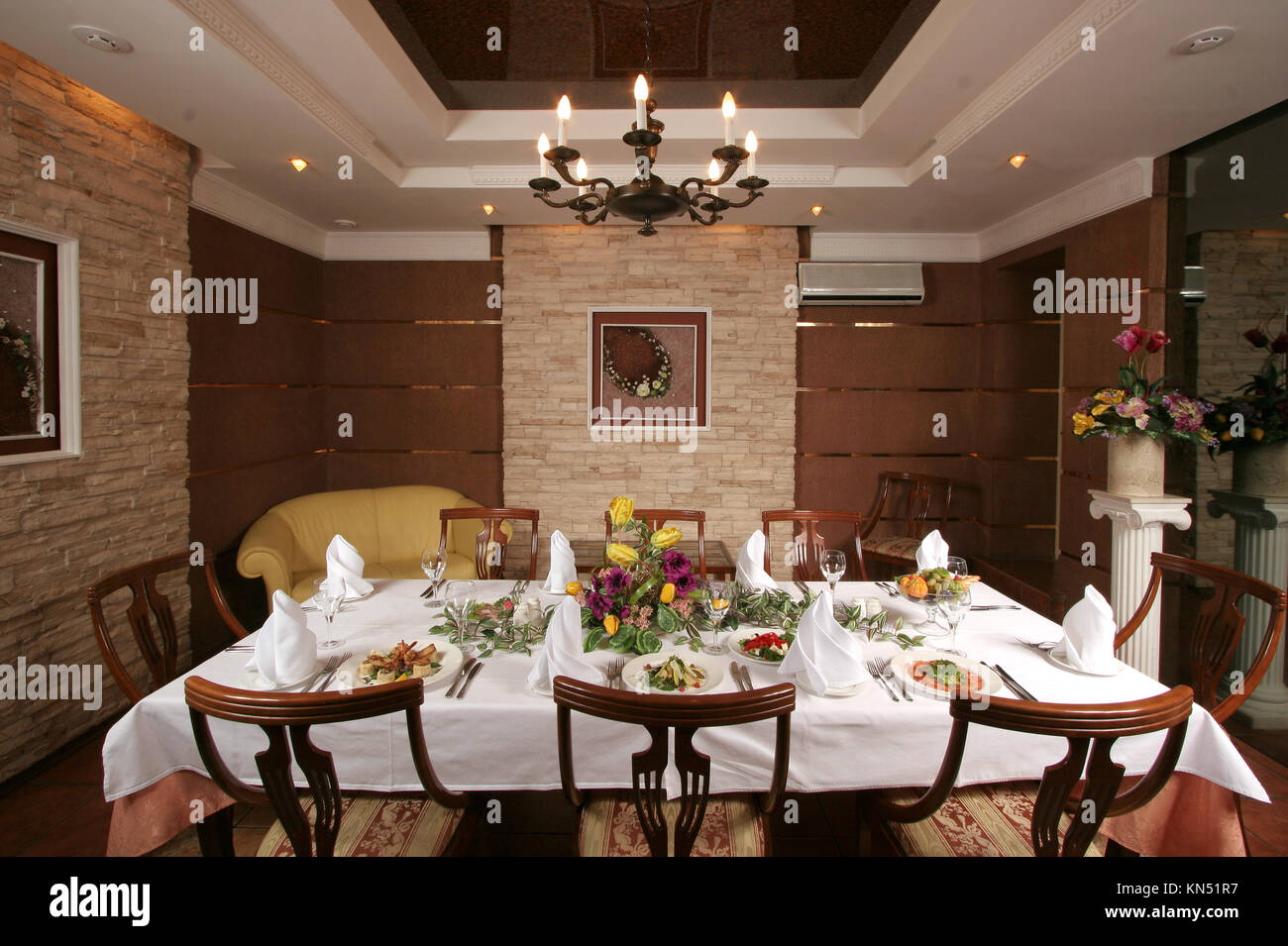 Beautiful interior of modern cafe Stock Photo - Alamy