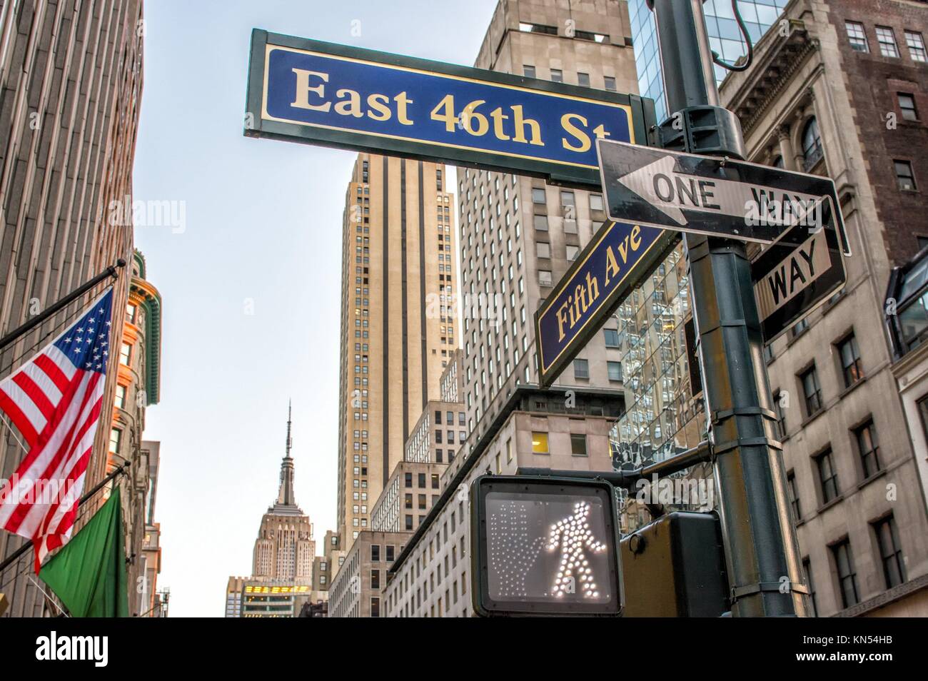 Fifth Avenue Street Sign Stock Photos & Fifth Avenue Street Sign Stock ...