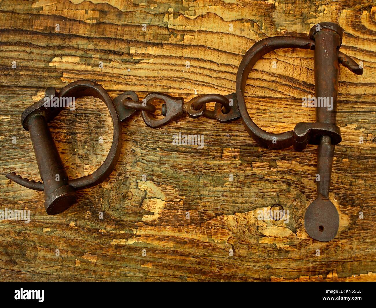 Old handcuffs hi-res stock photography and images - Alamy