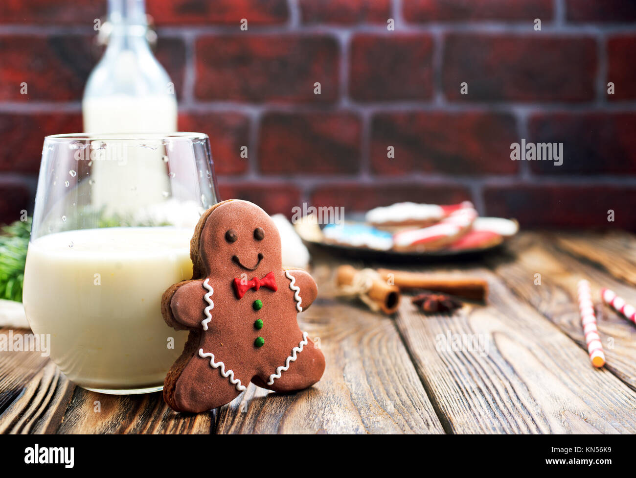 Gingerbread house stock food hi-res stock photography and images - Alamy