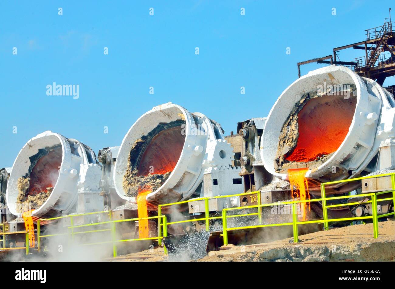 Hot iron pouring hi-res stock photography and images - Alamy