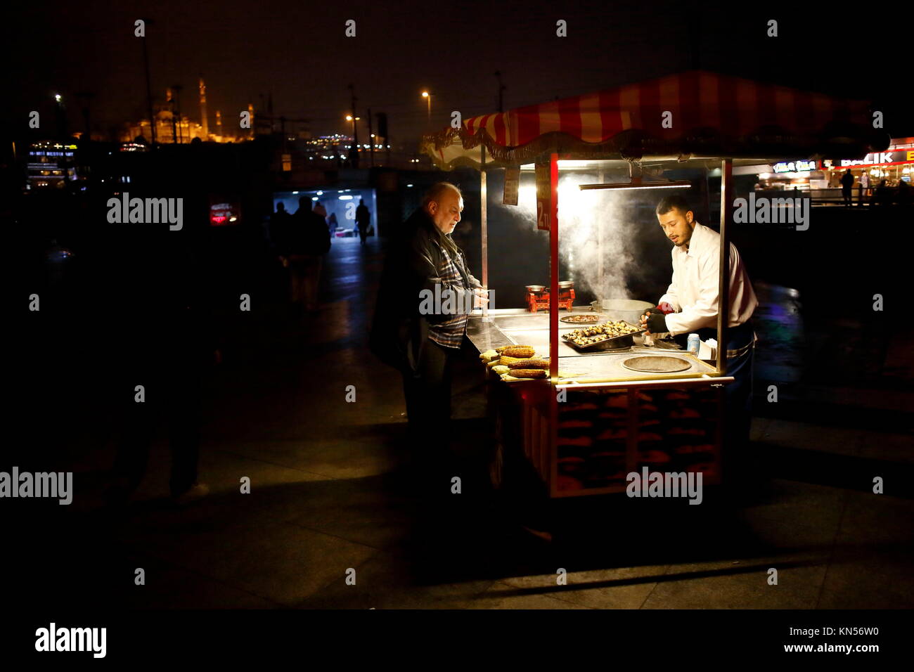 Street food vendor, Istanbul, Turkey Stock Photo - Alamy