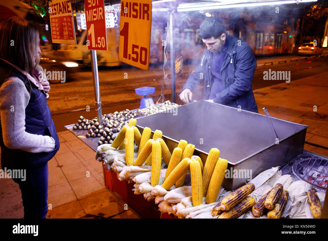 Street food vendor, Istanbul, Turkey Stock Photo - Alamy