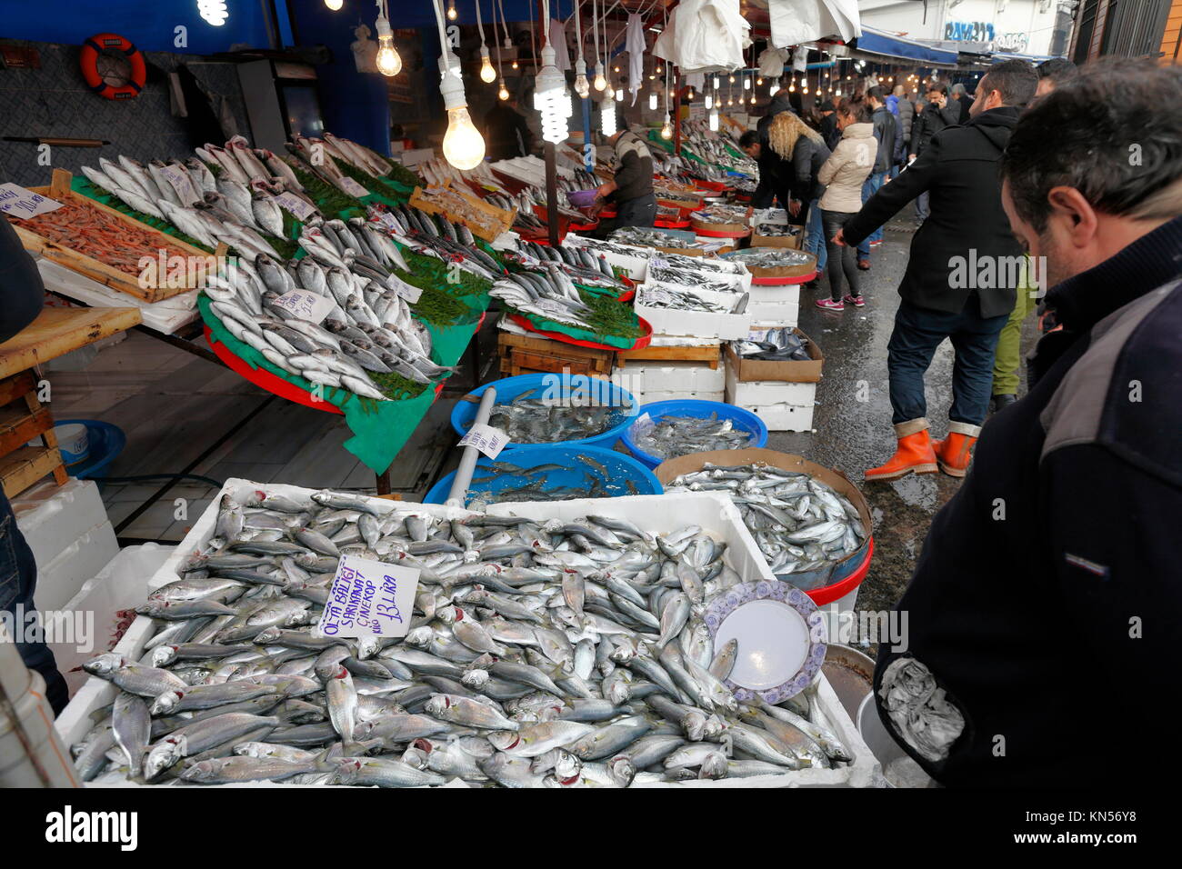 Istanbul fish market, Turkey Stock Photo - Alamy