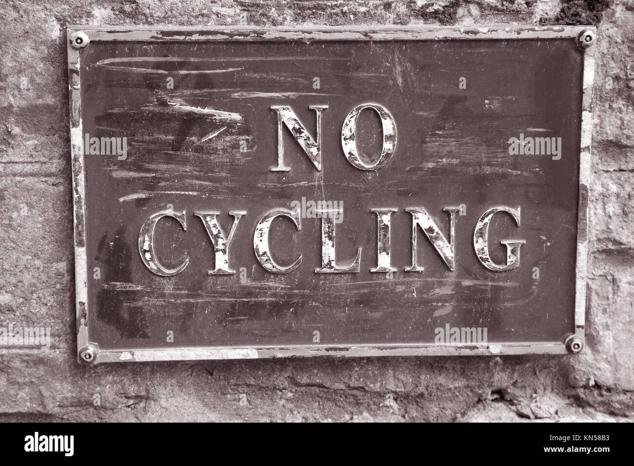Black and white cycling hi-res stock photography and images - Alamy