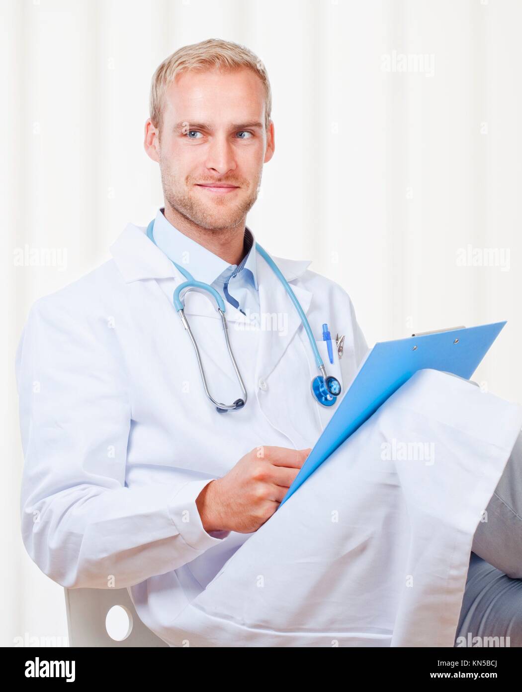 Doctor stethoscope white hi-res stock photography and images - Alamy