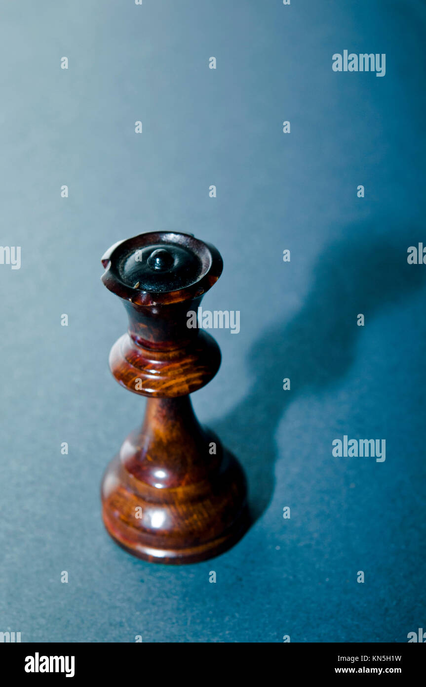 chess queen shadow Stock Photo - Alamy