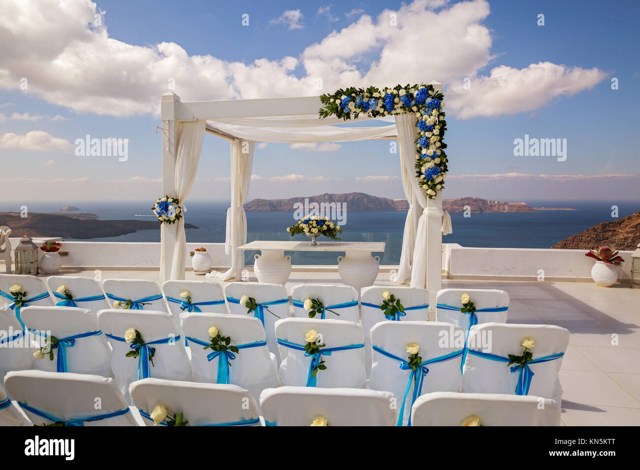 Decorations for wedding ceremony on the sea background Stock Photo - Alamy