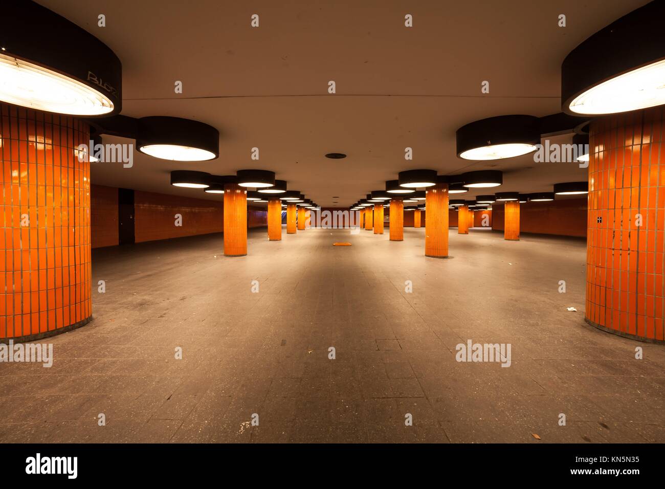 Underpass symbol hi-res stock photography and images - Alamy