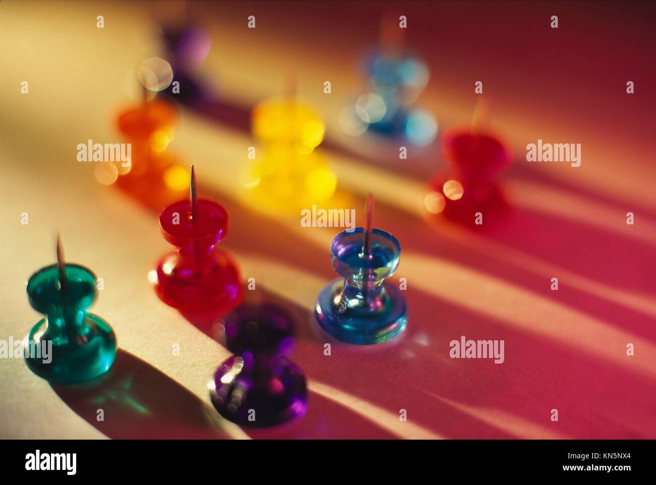Coloured Drawing Pins High Resolution Stock Photography and Images - Alamy