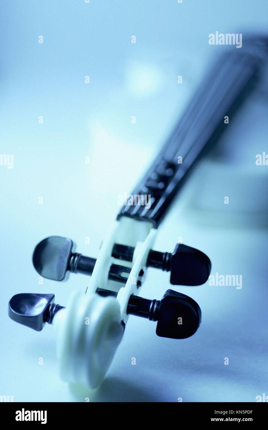 Violin toy hi-res stock photography and images - Alamy