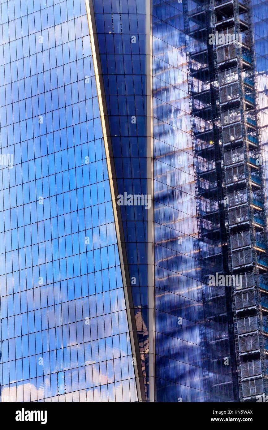 Skyscraper Glass Building Abstract Blue Clouds Reflection New York City ...