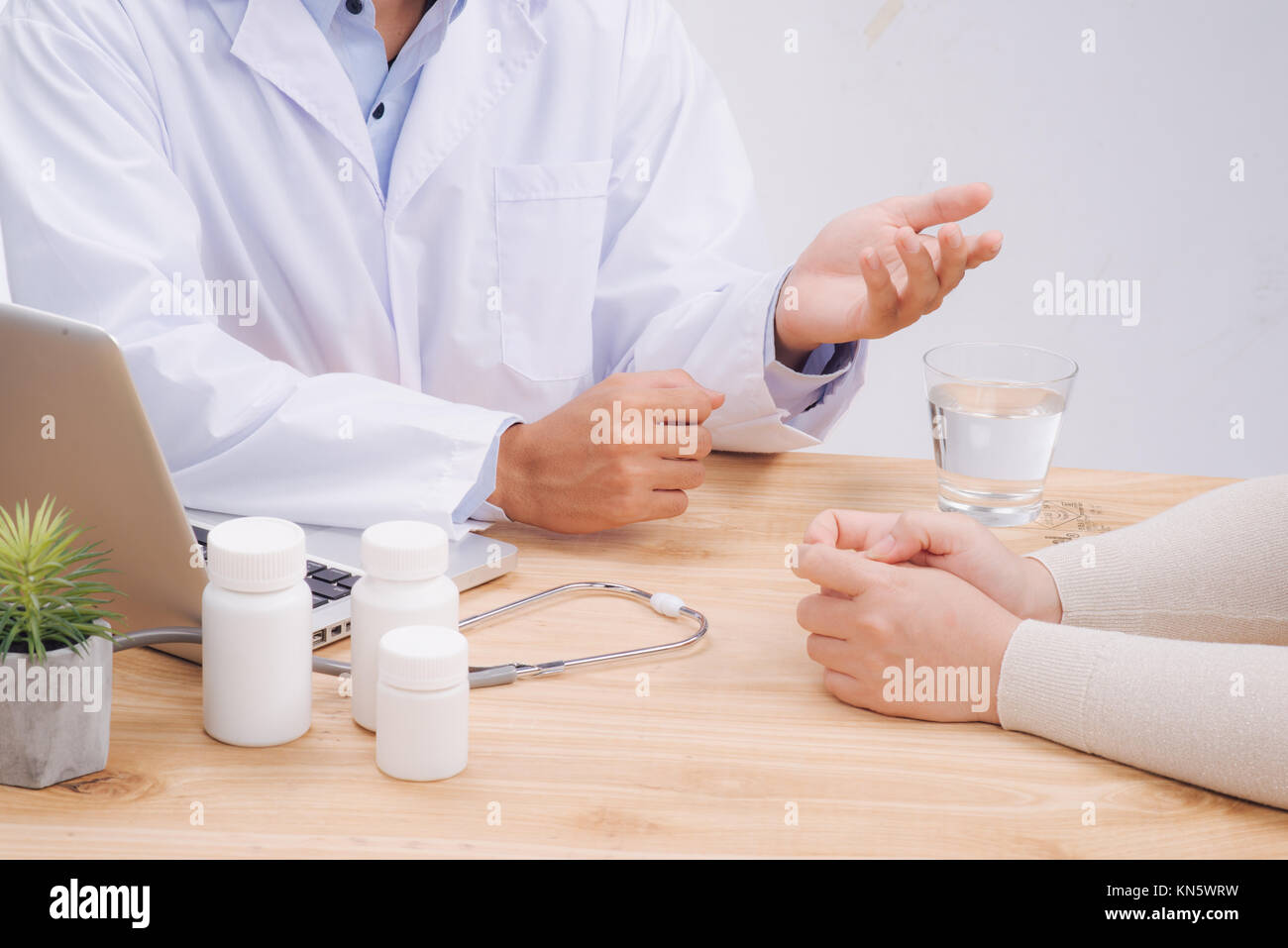 Patient sitting hi-res stock photography and images - Alamy