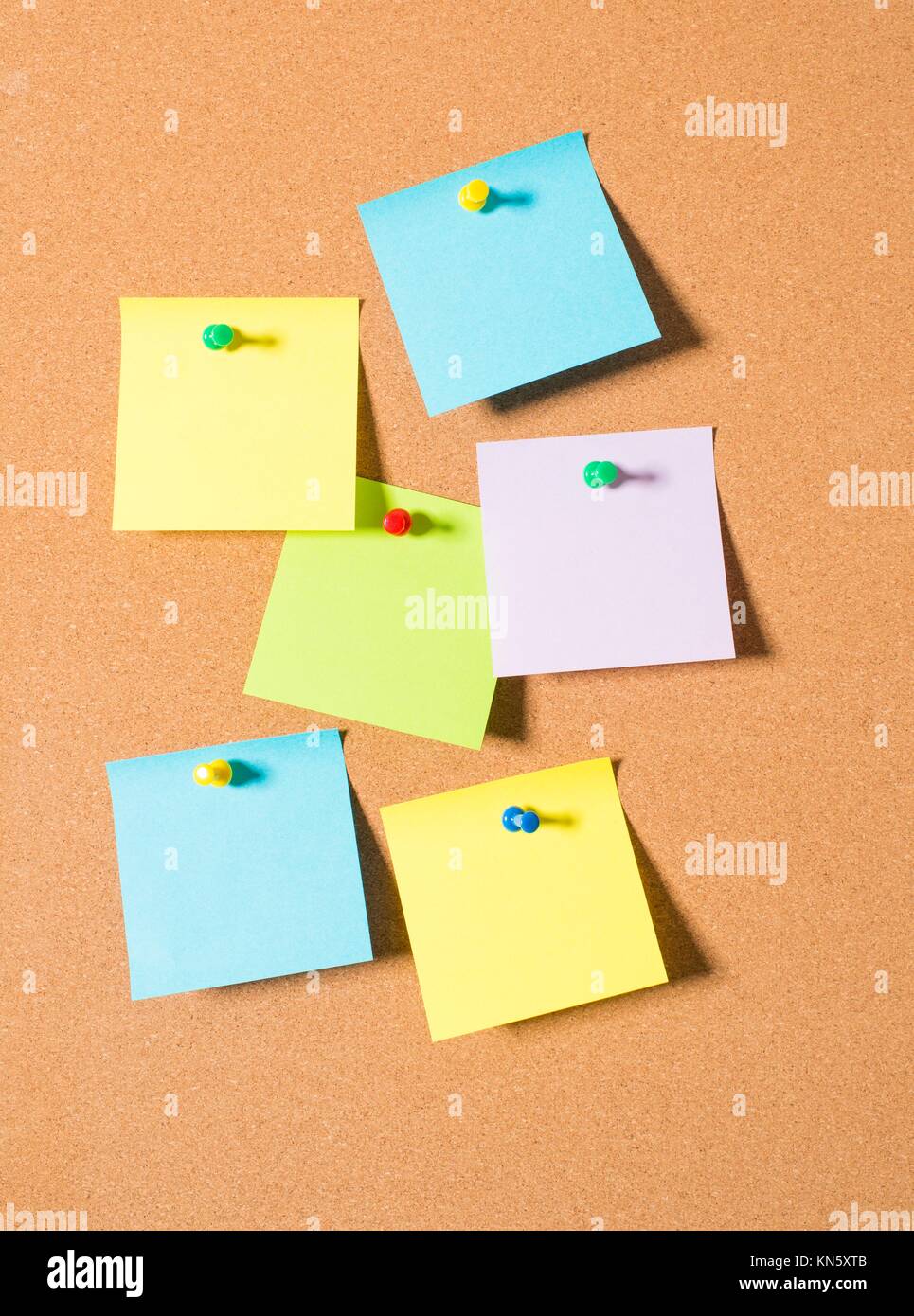 Cork board blank note paper hi-res stock photography and images - Alamy