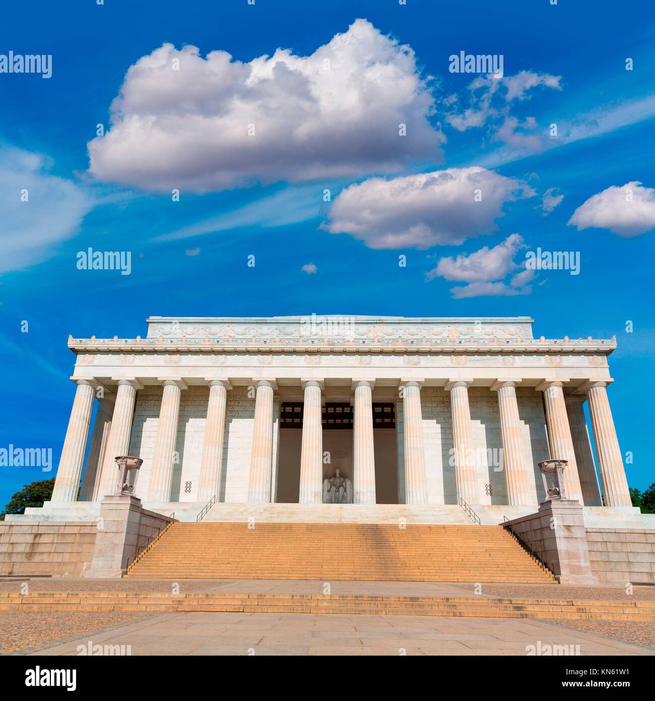 Lincoln Memorial Building Inside