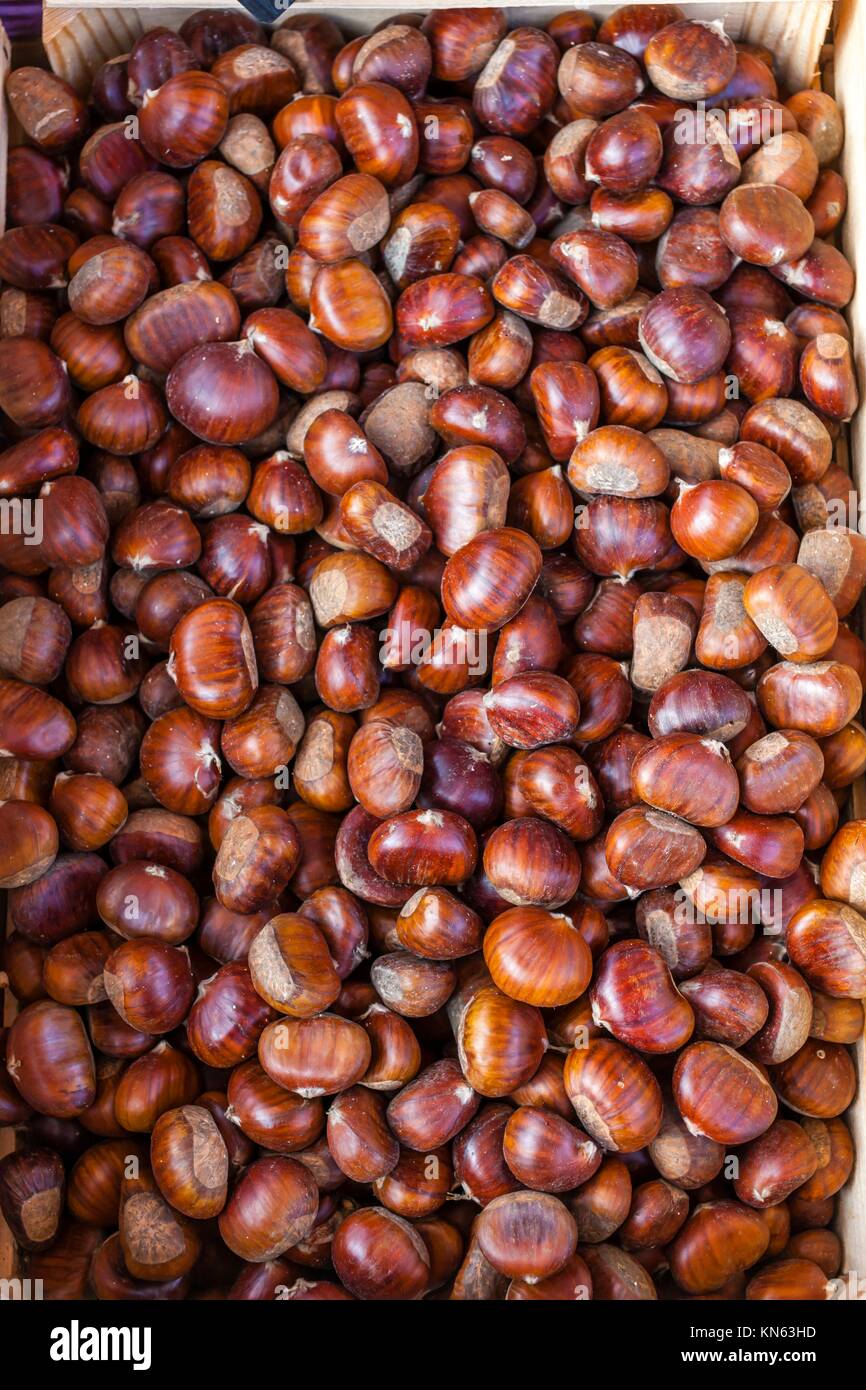 Chestnut market hi-res stock photography and images - Alamy