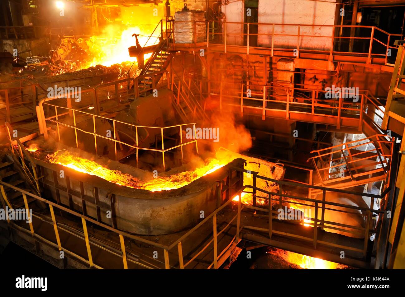 pouring molten steel Stock Photo - Alamy
