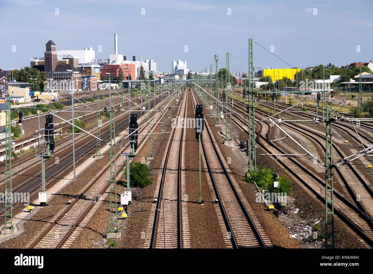 Building near railway track hi-res stock photography and images - Alamy