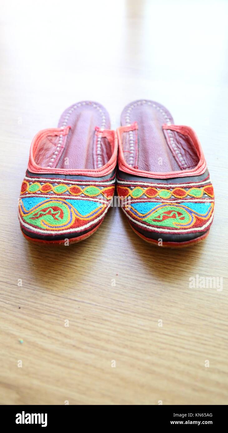 Traditional shoes india hi-res stock photography and images - Alamy
