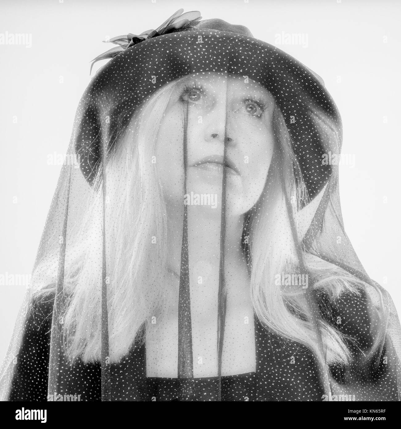 Widow veil hi-res stock photography and images - Alamy