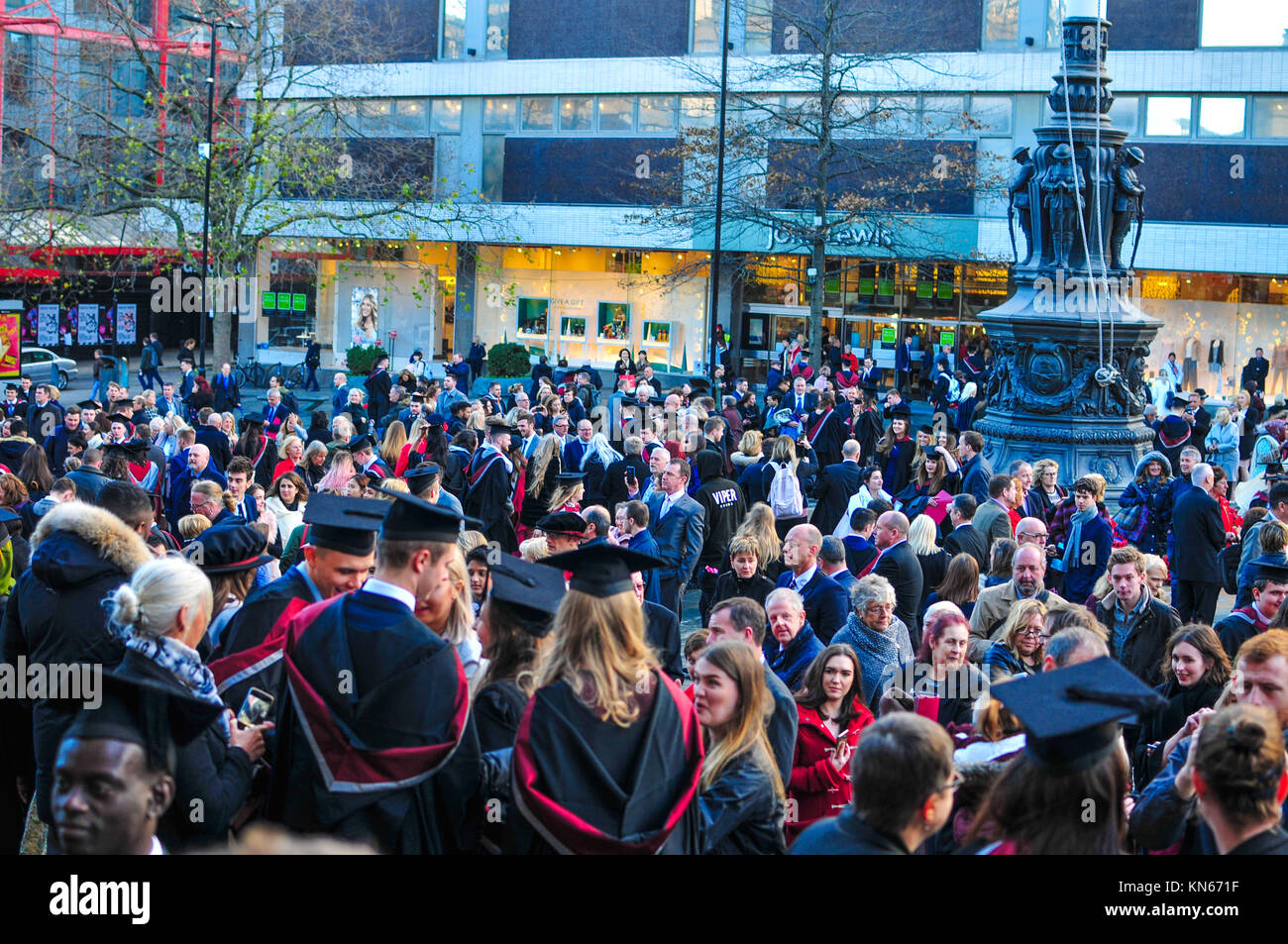 Sheffield Hallam Graduation day 2017 Stock Photo - Alamy