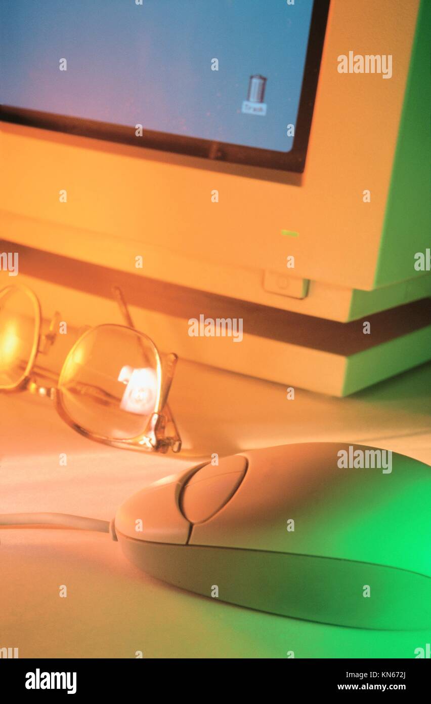 Computer monitor and mouse Stock Photo - Alamy