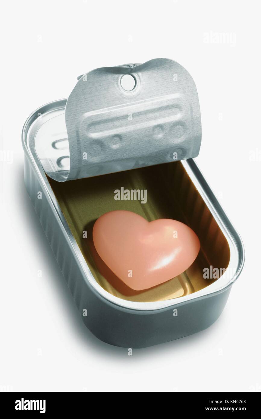 Aluminium can shape hi-res stock photography and images - Alamy