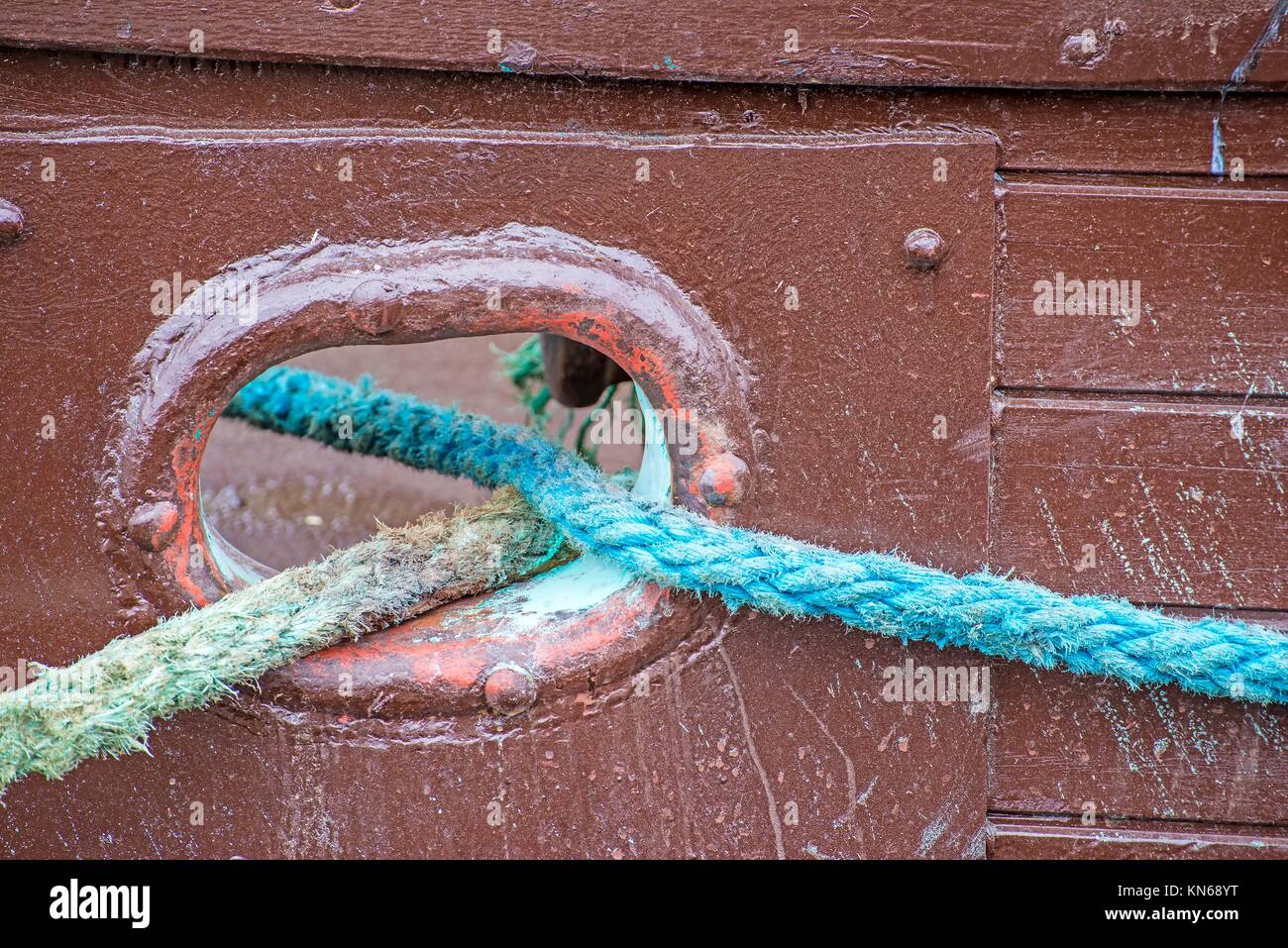 Mooring line of a trawler hi-res stock photography and images - Alamy