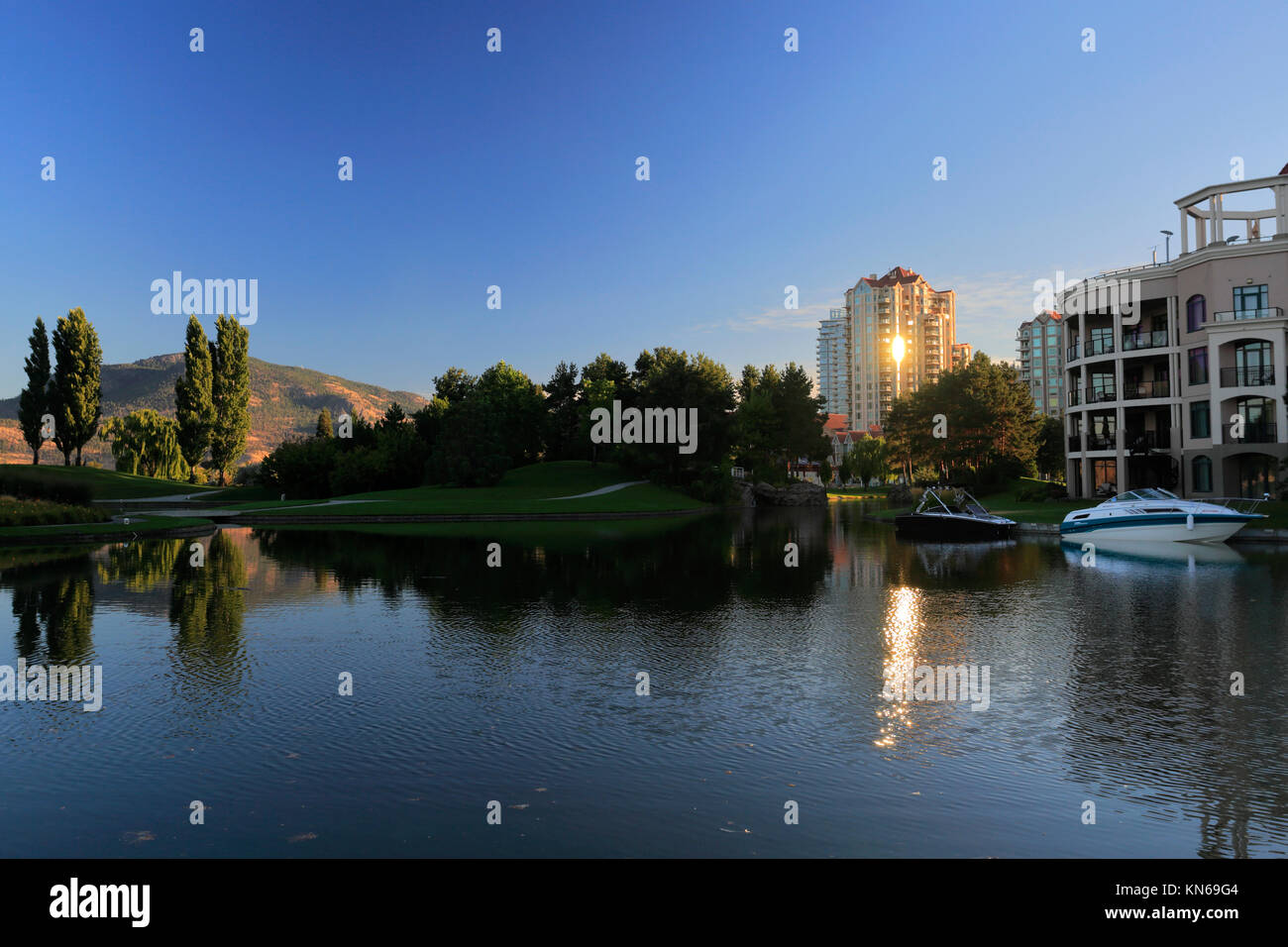 Sunrise over Okanagan Lake, Waterfront Park, Kelowna City, Okanagan ...