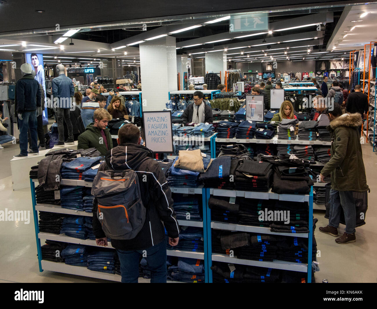 Primark inside hi-res stock photography and images - Alamy