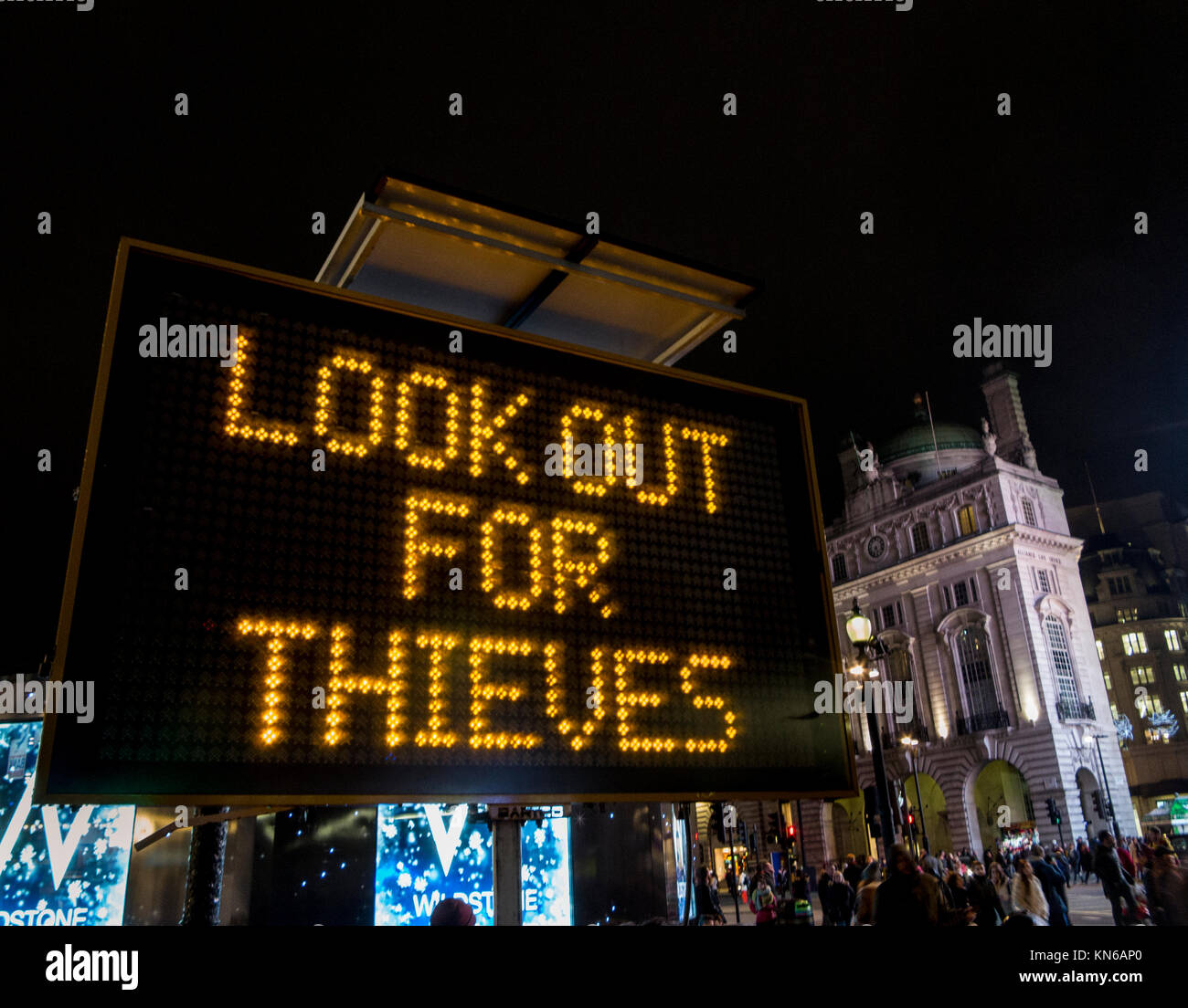 Warning sign about pickpockets in the area hi-res stock photography and ...