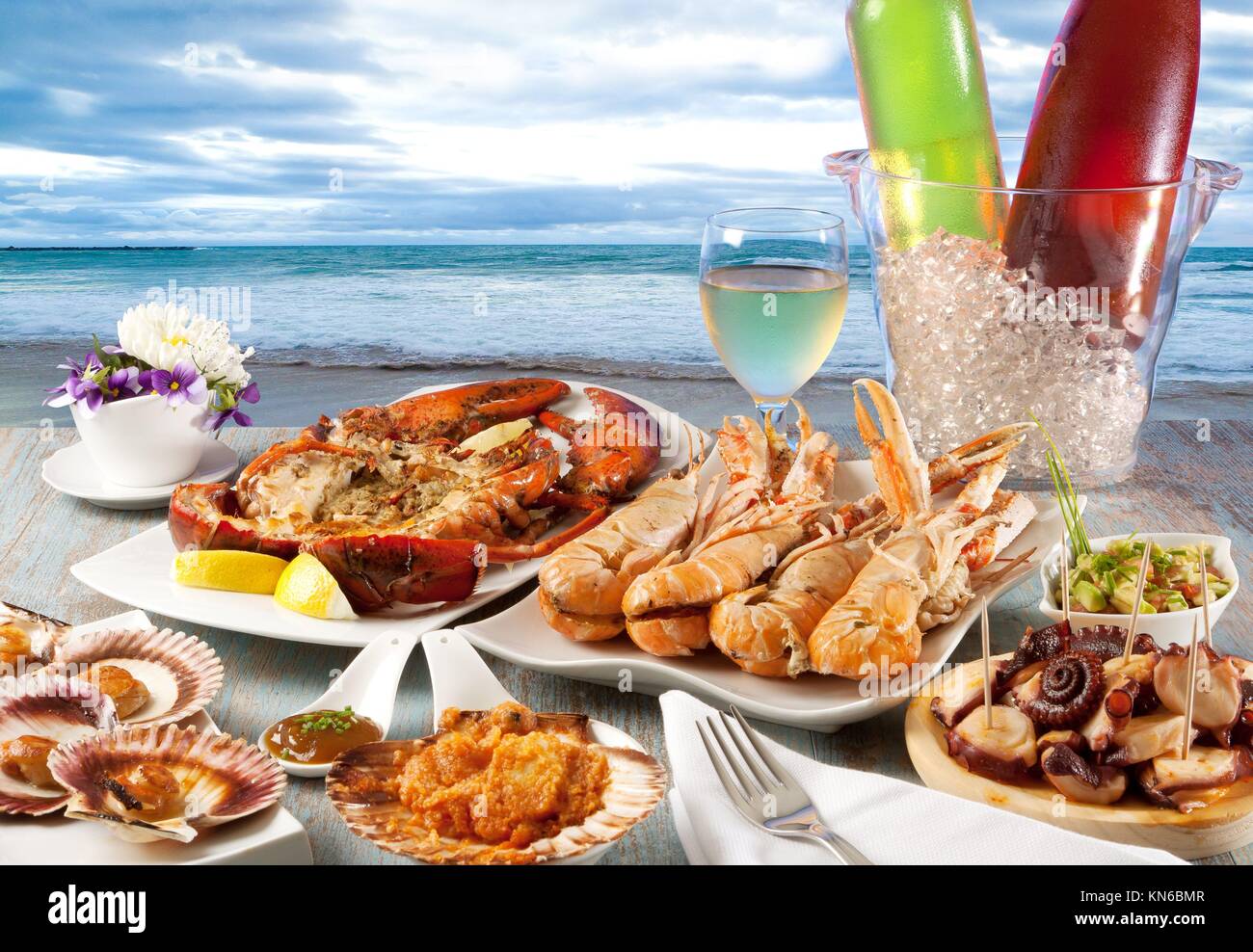 Seafood beach restaurant hi-res stock photography and images - Alamy