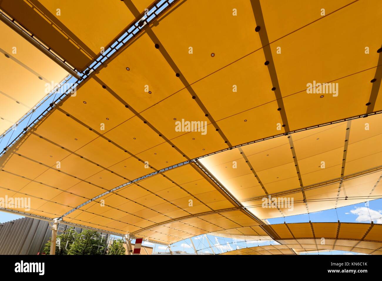 Tensile Roof Structure High Resolution Stock Photography and Images - Alamy