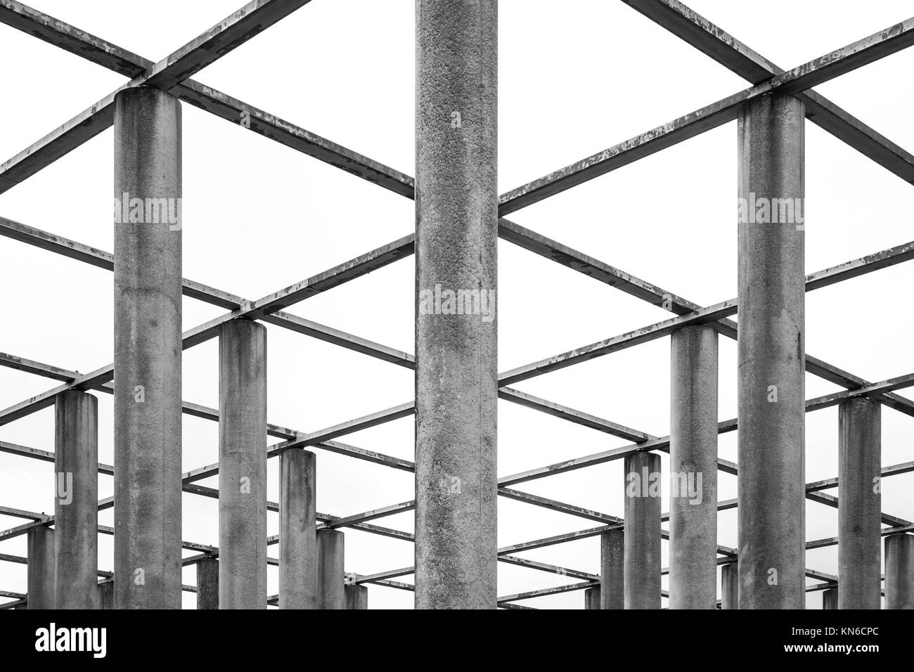 Cement columns hi-res stock photography and images - Alamy