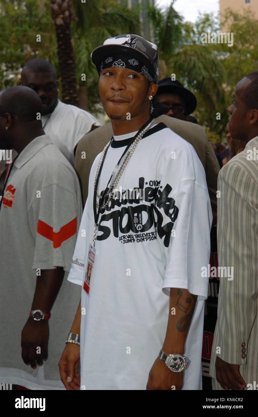 MIAMI - OCTOBER 10: Chingy arrives at the 2004 Source Hip-Hop Music ...