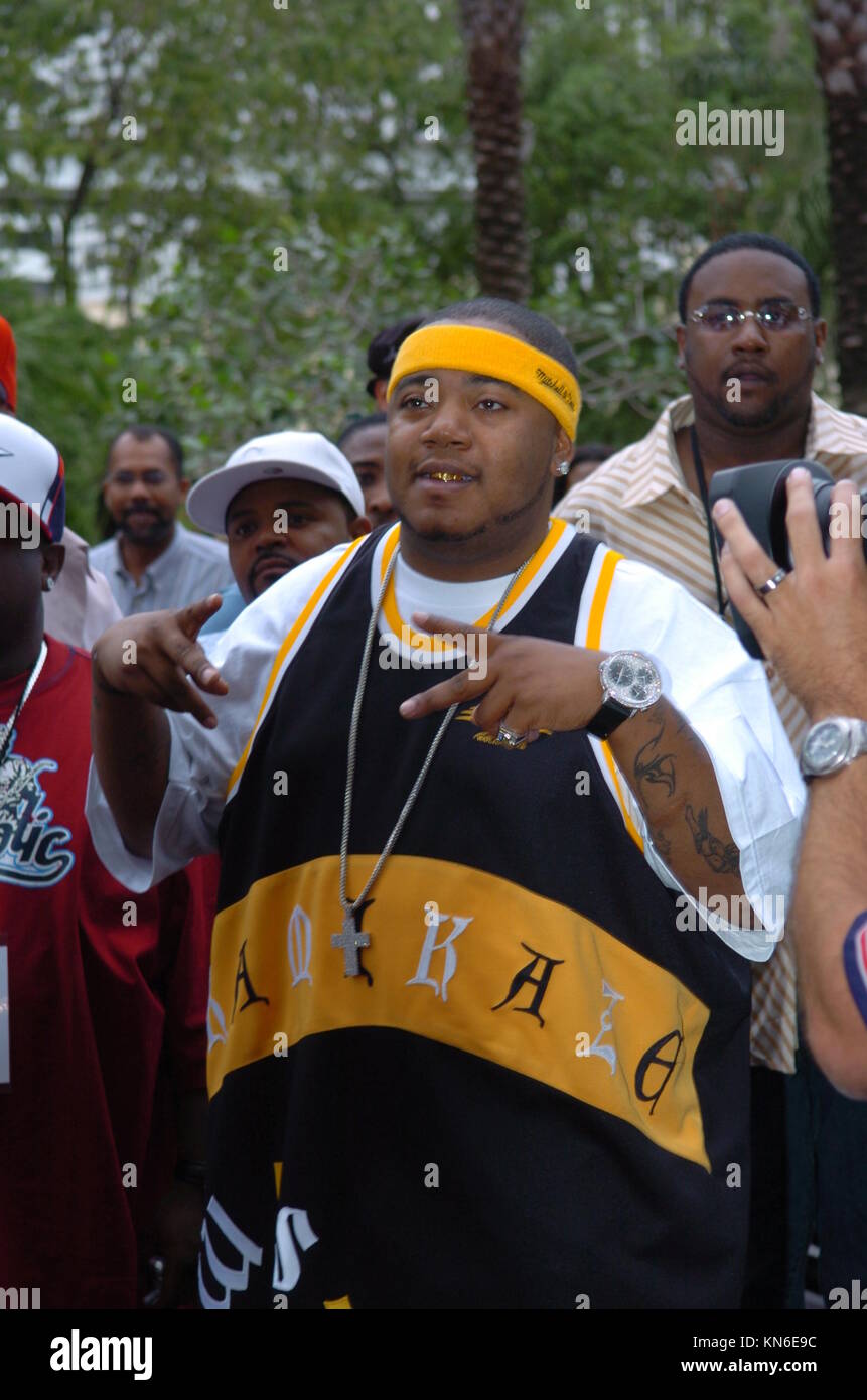 MIAMI - OCTOBER 10: Twista arrives at the 2004 Source Hip-Hop Music ...