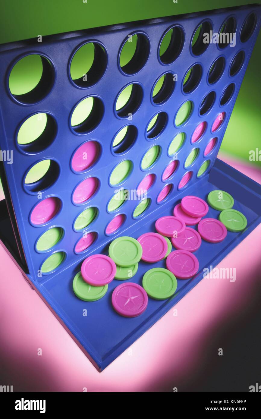 Connect 4 game hi-res stock photography and images - Alamy