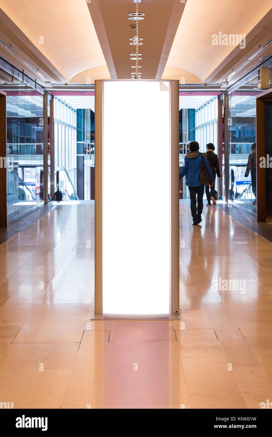 Blank ad space hi-res stock photography and images - Alamy