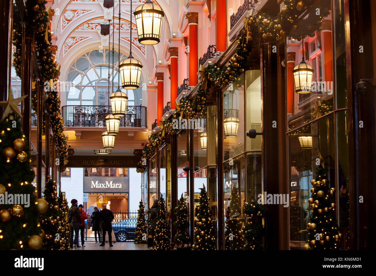 New bond street luxury hi-res stock photography and images - Alamy