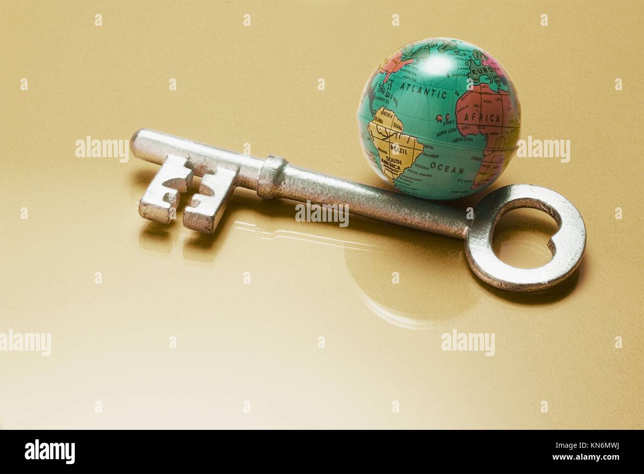 Skeleton globe hi-res stock photography and images - Alamy