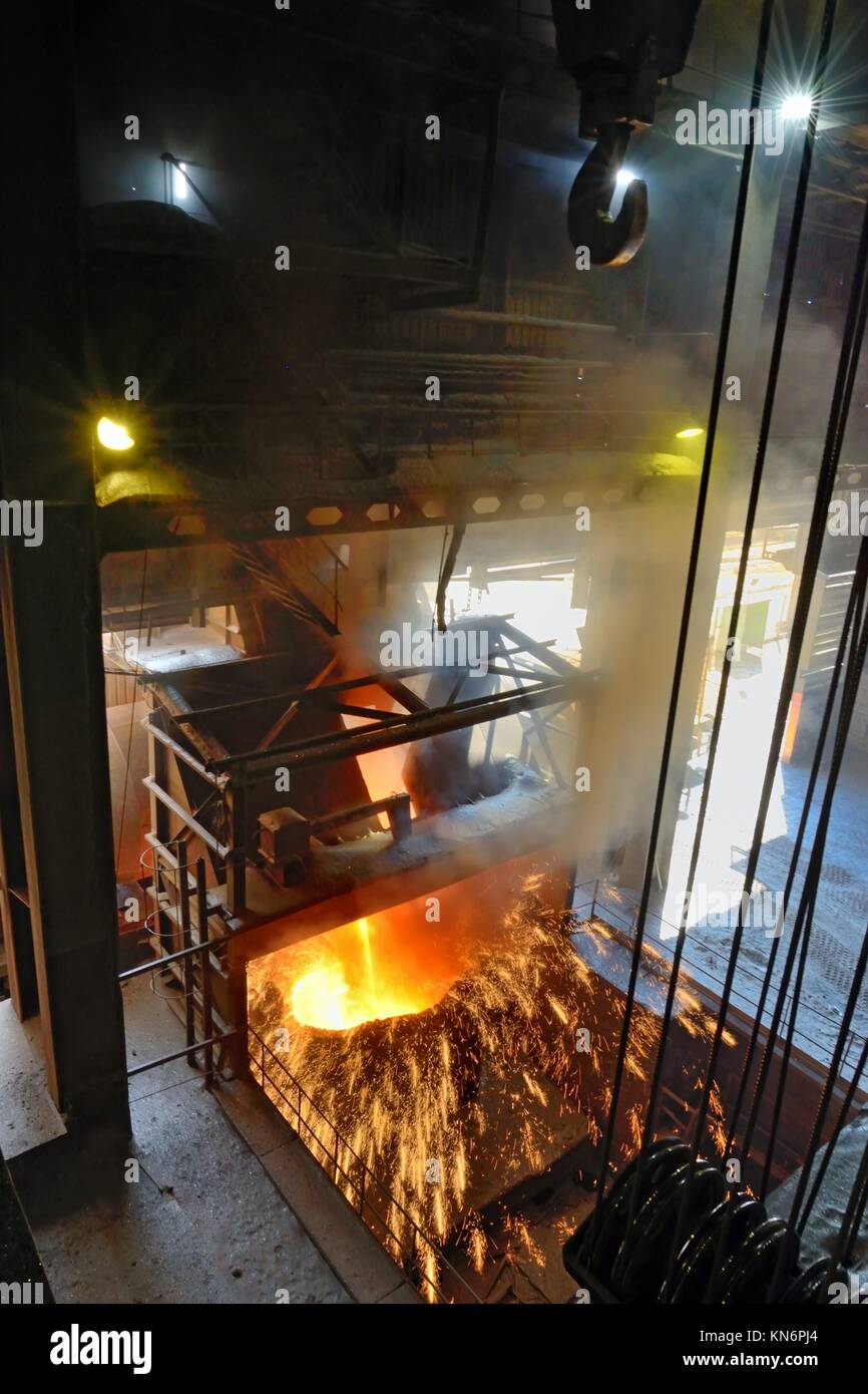 Molten Metal Ladle High Resolution Stock Photography and Images - Alamy