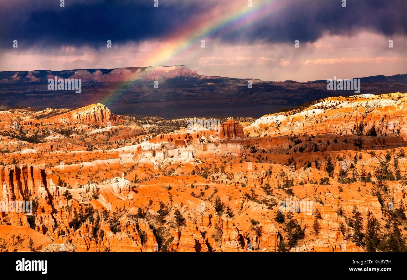 Rainbow Dark Clouds Storm Amphitheater Hoodoos Bryce Point Bryce Canyon ...